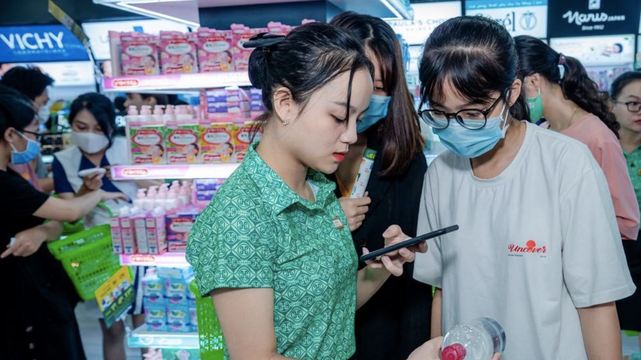 Hasaki tuyển dụng các vị trí nào, yêu cầu công việc có khó không?