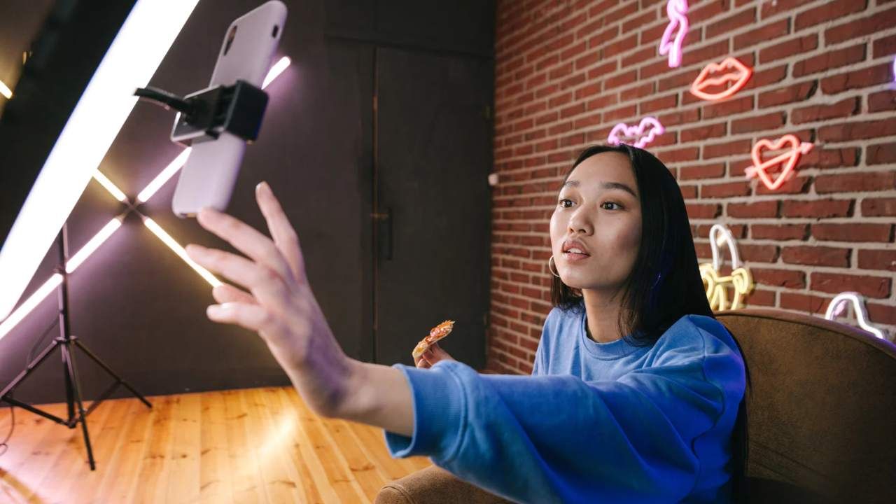 Streamer là gì? Mức lương của Streamer khủng ra sao?