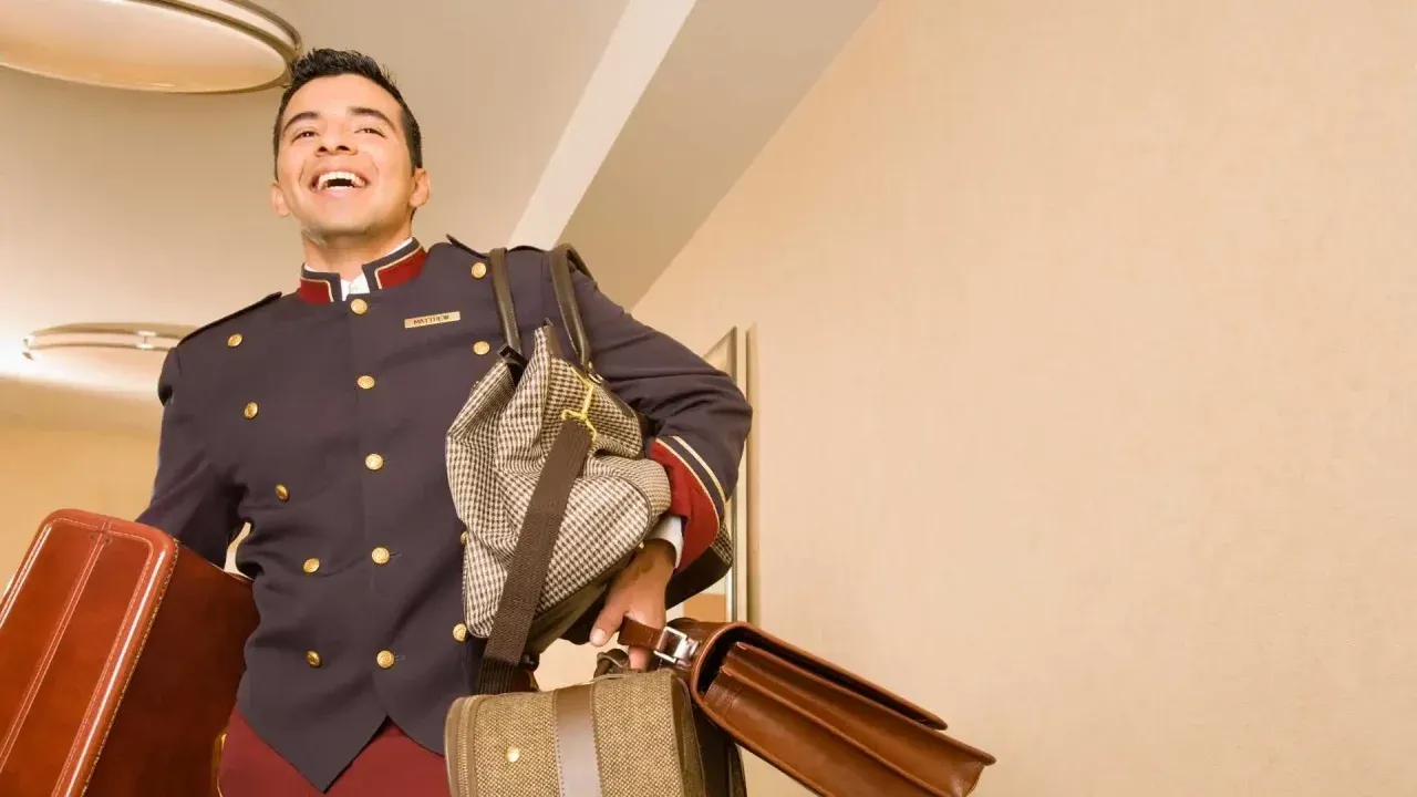 Bellman là gì? Lương Bellman có cao không, lộ trình thăng tiến thế nào?